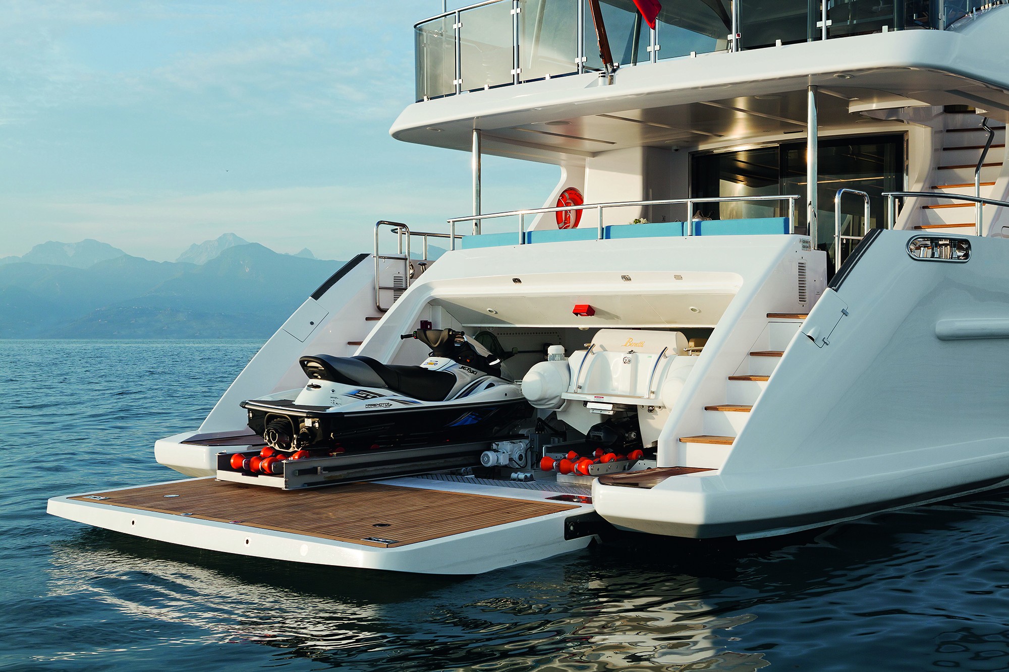 Swim Platform Image Gallery - Swim Platform - Motor yacht SORRIDENTE ...